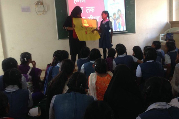 હજારો દીકરીઓમાં માસિક ધર્મ વિશે જાગૃતિ લાવતી આ મહિલા સમાજ માટે પ્રેરણા | shuma banik is Ensuring ...